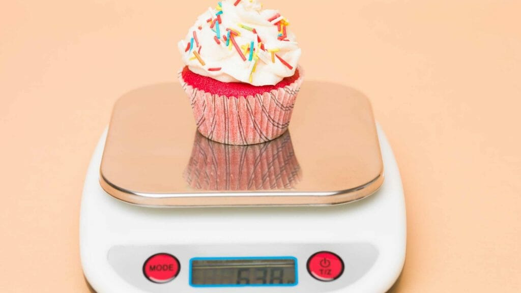 The BEST time of day to weigh yourself - The Healthy Man